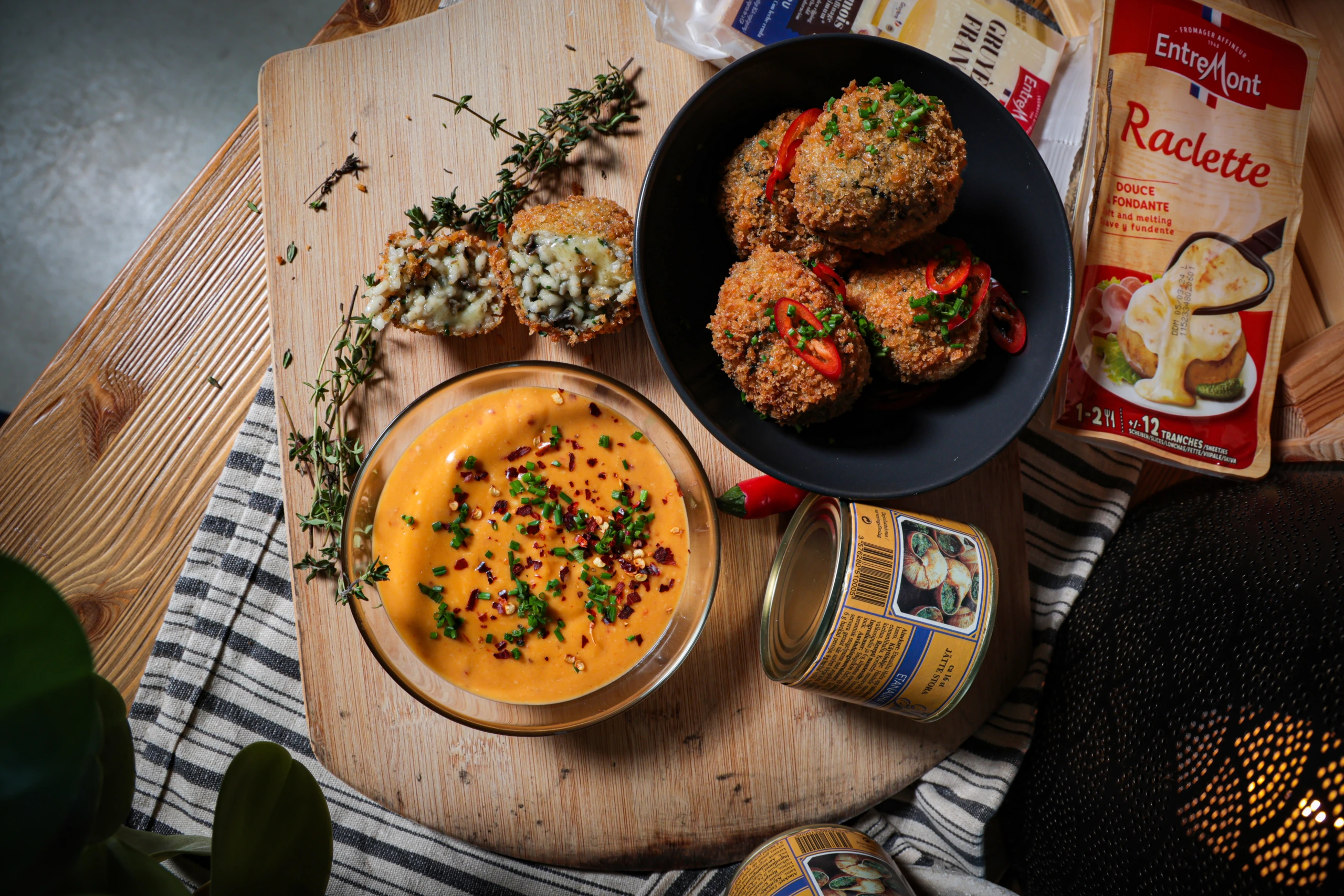 Etana-arancinit tulisella juustokastikkeella - Finding Finland